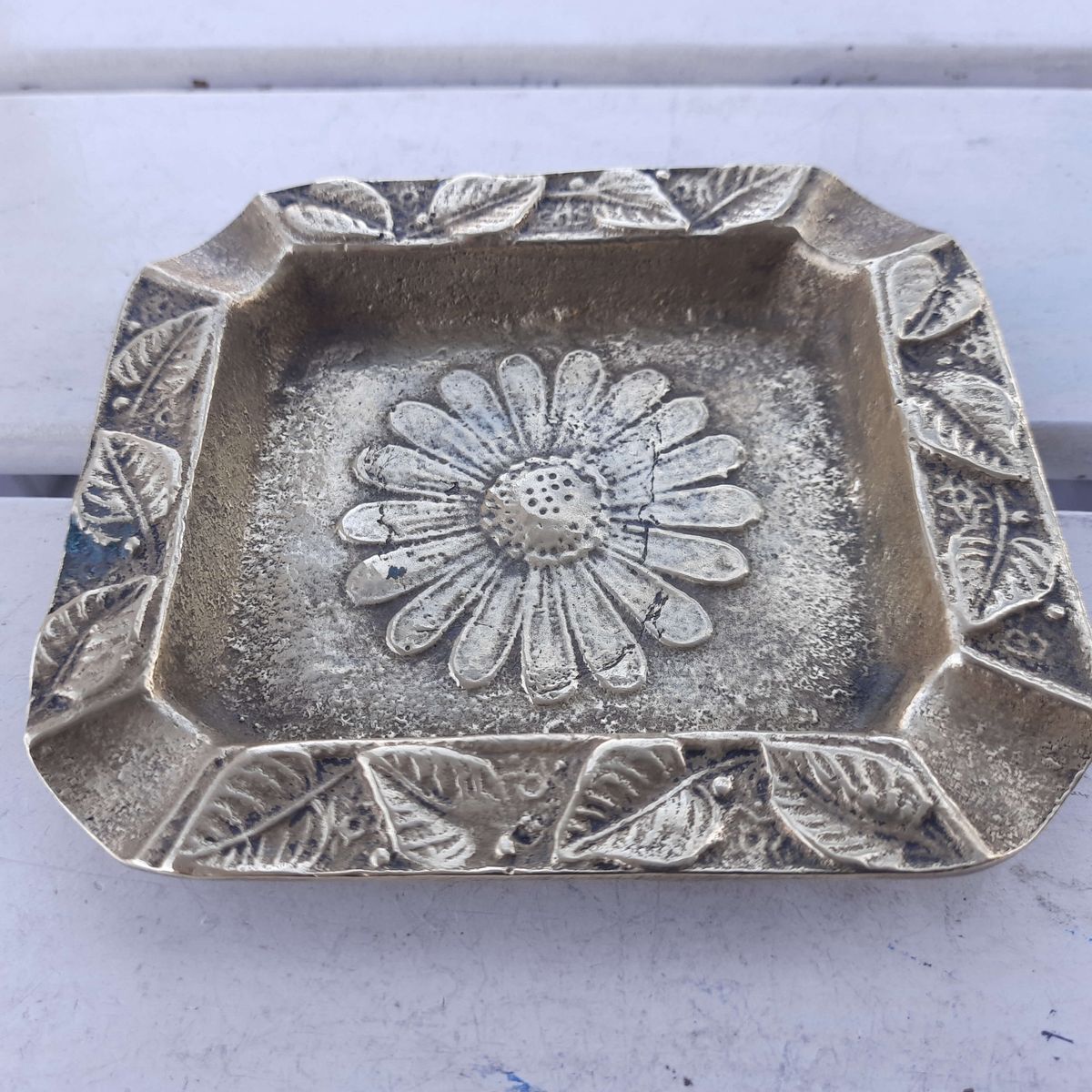 Cinzeiro Antigo em Bronze Maciço / Antiguidade / Enfeite Antigo | Item ... Cinzeiro Antigo em Bronze Maciço / Antiguidade / Enfeite Antigo | Item ...