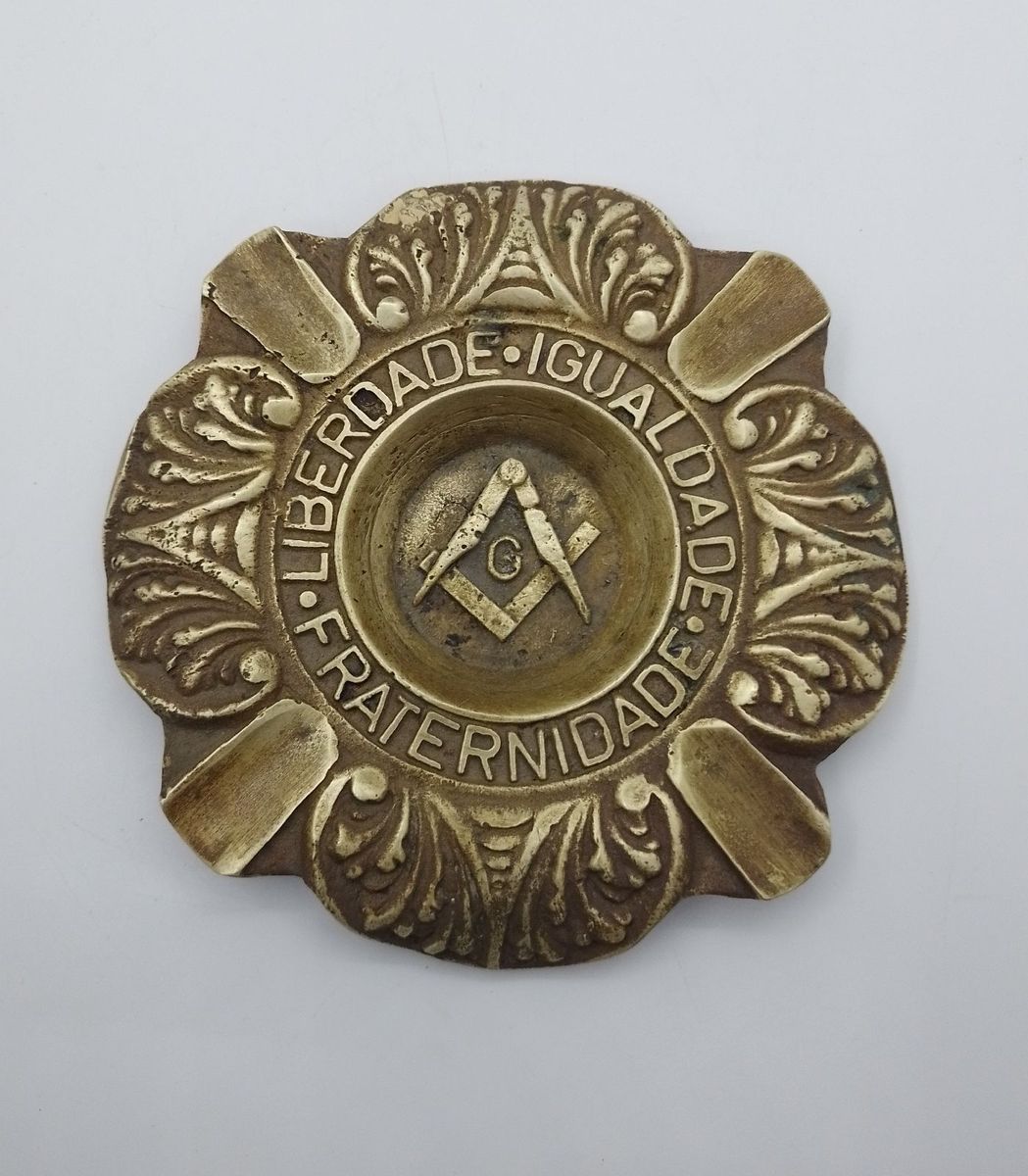 Cinzeiro Antigo em Bronze Maciço Maçonaria | Móvel de Antiquário Usado ... Cinzeiro Antigo em Bronze Maciço Maçonaria | Móvel de Antiquário Usado ...