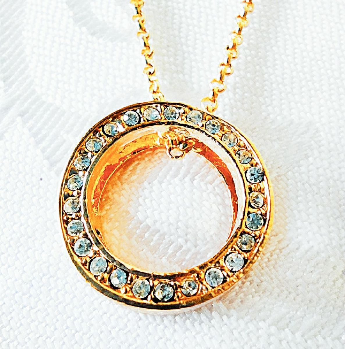 Colar Dourado Pedra Brilho Famoso Moda Novo Festa ! | Casaco Feminino ...