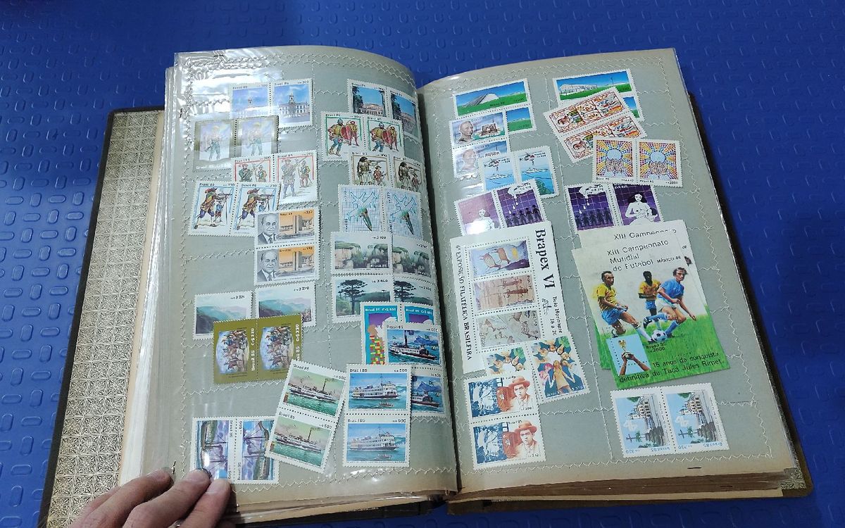 Coleção de Selos Das Décadas de 70 e 80 + Catálogo | Produto Vintage e ...