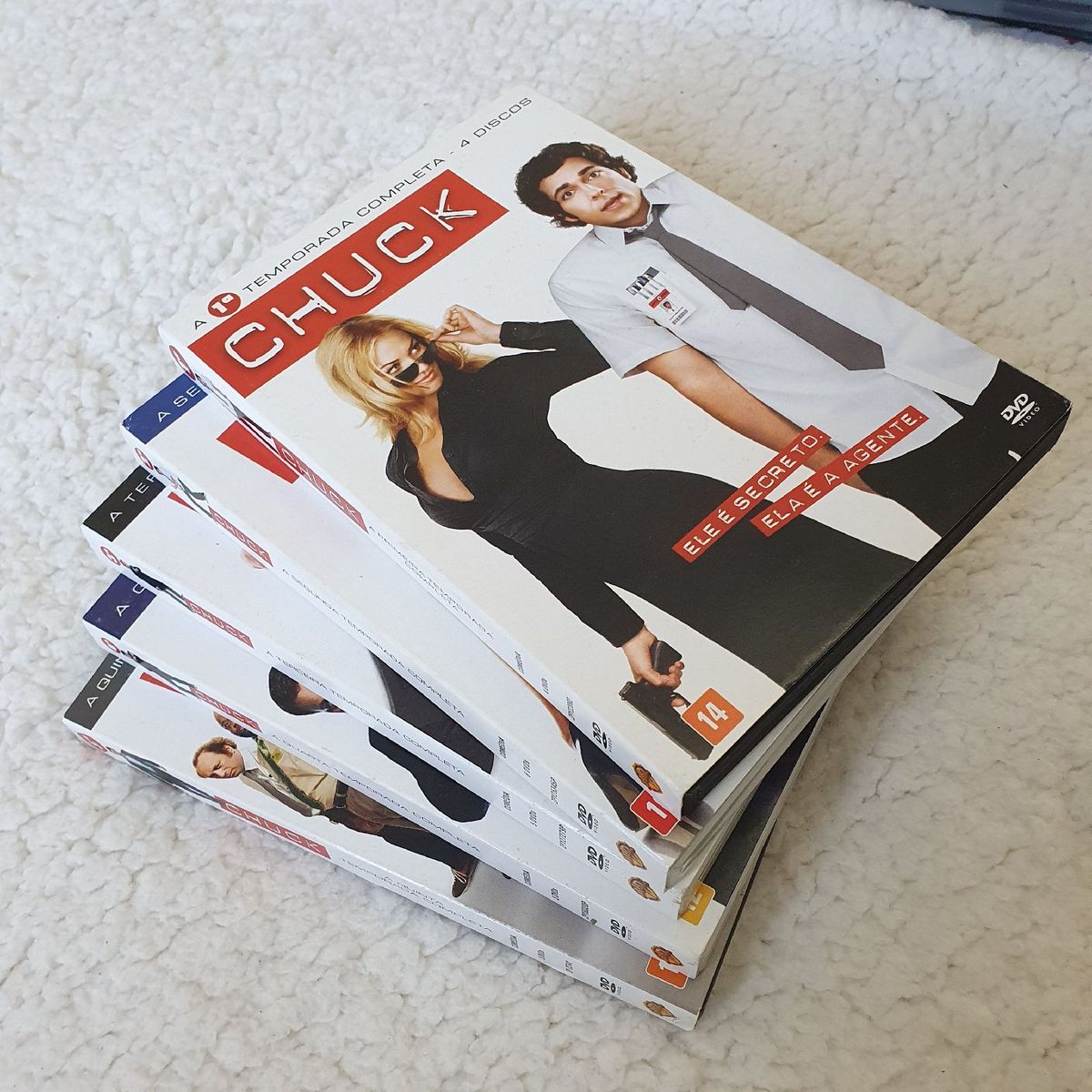 Coleção Dvd Série Chuck 1-5 Temporada 23 Cds | Filme e Série Warner ...