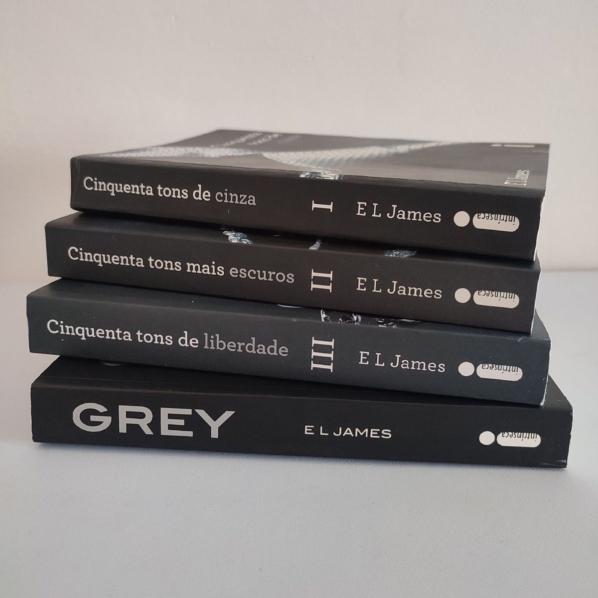 Coleção Trilogia Cinquenta Tons de Cinza e L James | Livro Usado ...