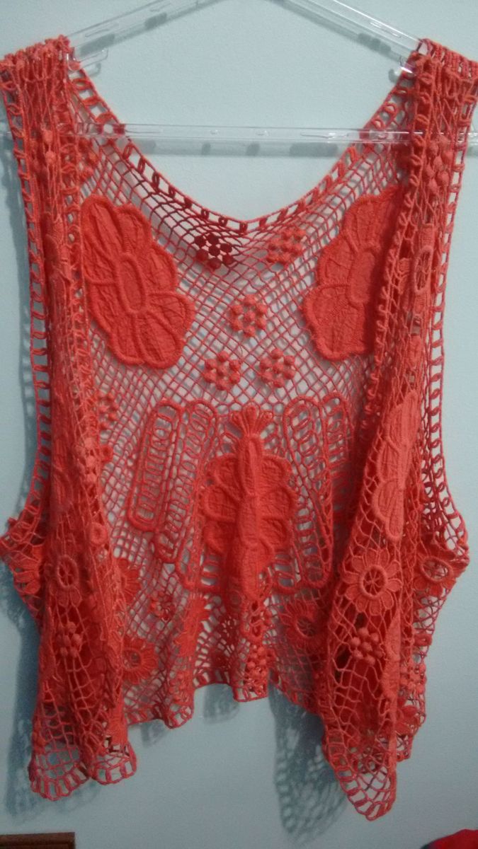 Colete de Crochet com Aplicações de Tecido | Colete Feminino Usado ...