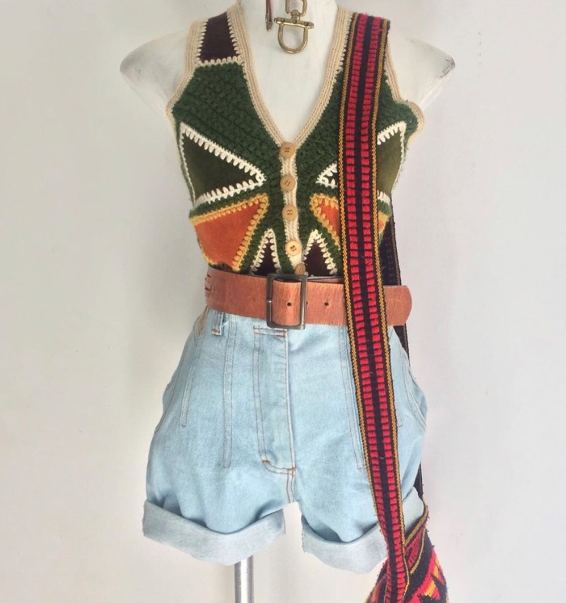 Colete Vintage Anos 70 | Colete Feminino Usado 35379252 | enjoei