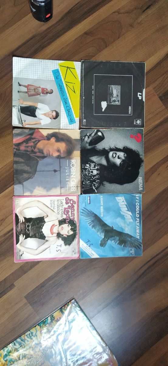 Compact Disco Internacional | Item de Música Usado 94488774 | enjoei