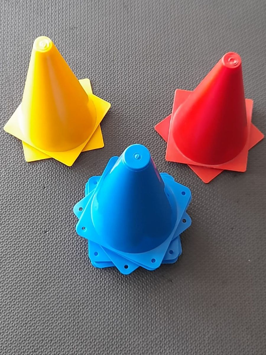 Cones Pequenos | Item p/ Esporte e Outdoor Cones Usado 69680391 | enjoei