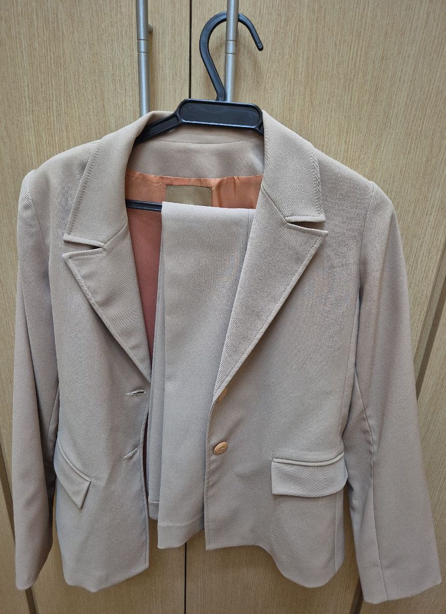 Conjunto Calça e Blaizer Cor Caque | Terno Feminino Nova D Usado ...