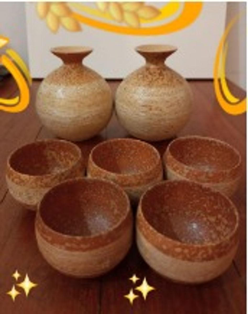 Conjunto Saquê Ou Licor Cerâmica 2 Garrafas + 5 Copinhos | Móvel de ...