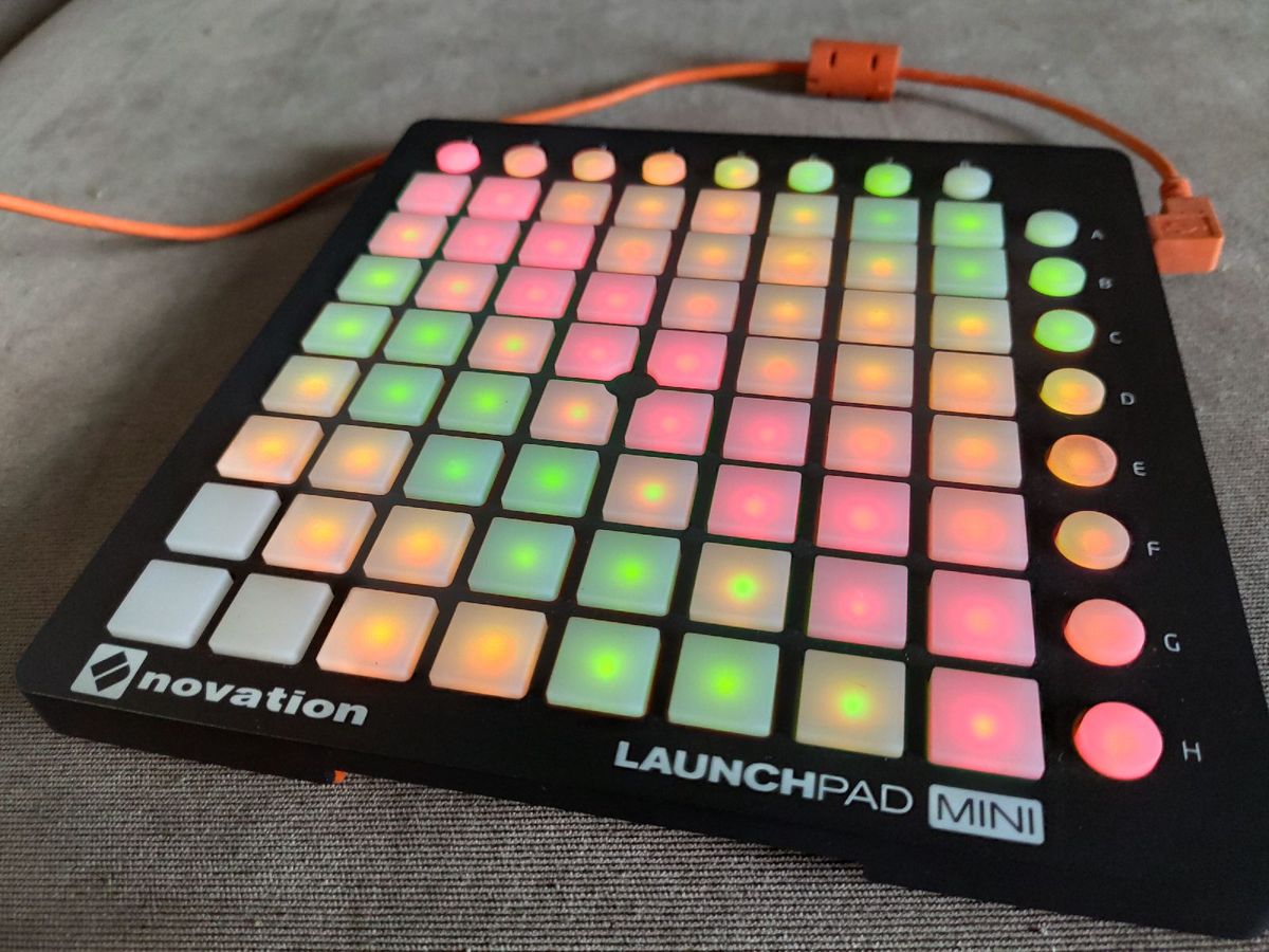 Controladora Novation Launchpad Mini | Item de Música Novation Usado ...