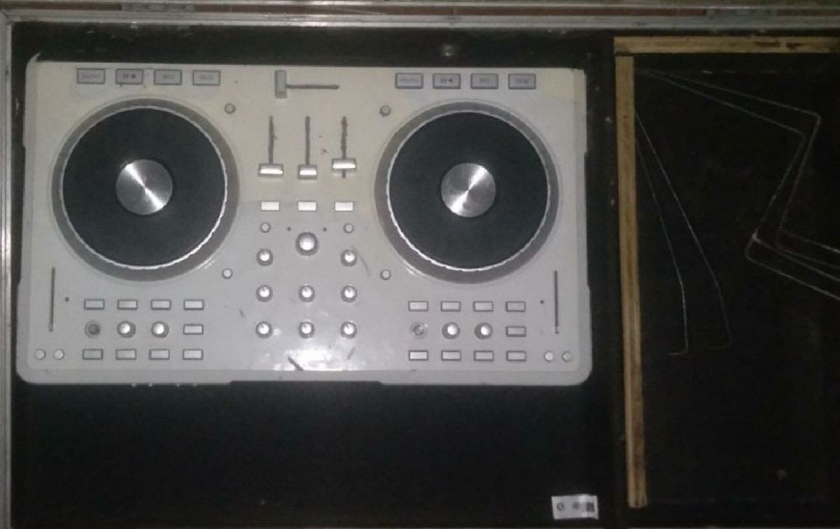 Controladora Numark Mixtrack Pro 1 | Item de Música Numark Usado ...