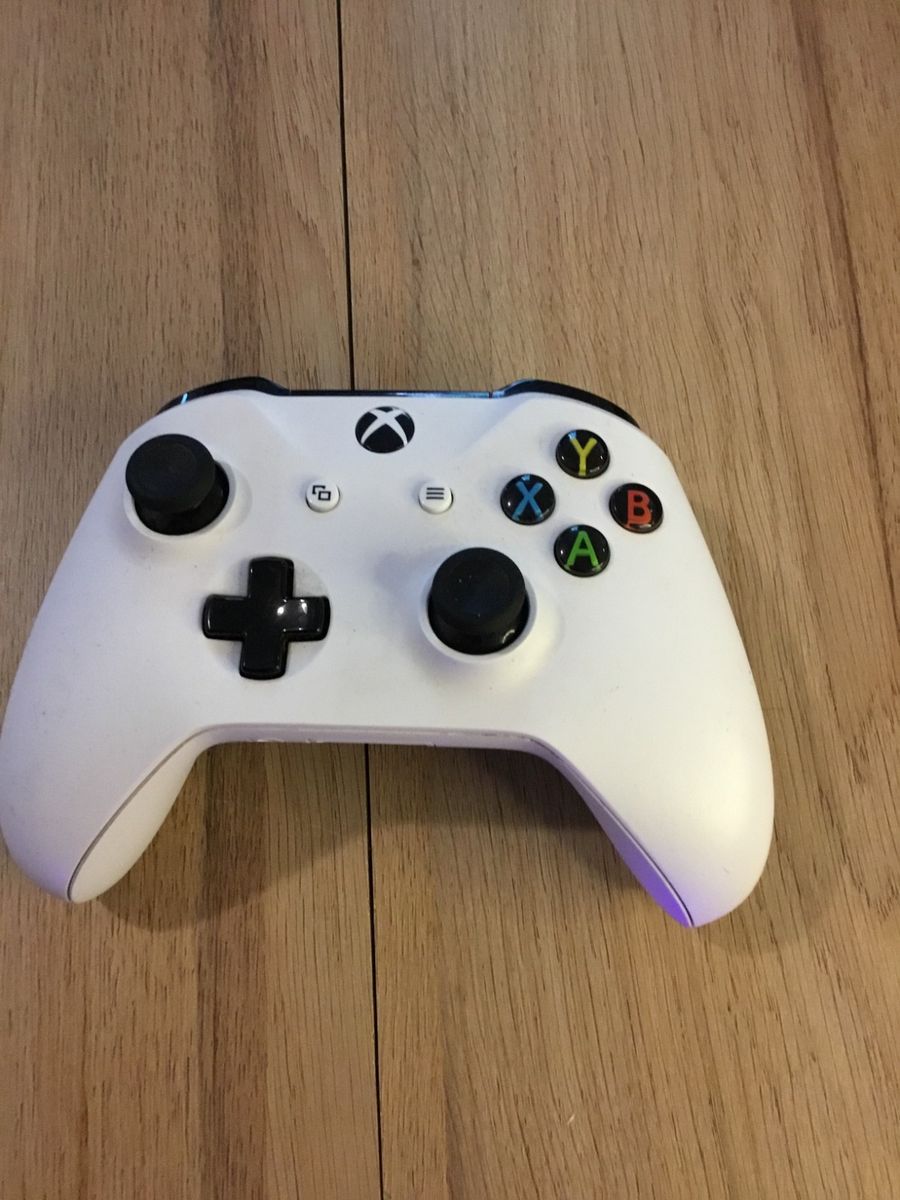 Controle Xbox Modelo 1708 | Acessório p/ Videogame Microsoft Usado 79845434 | enjoei