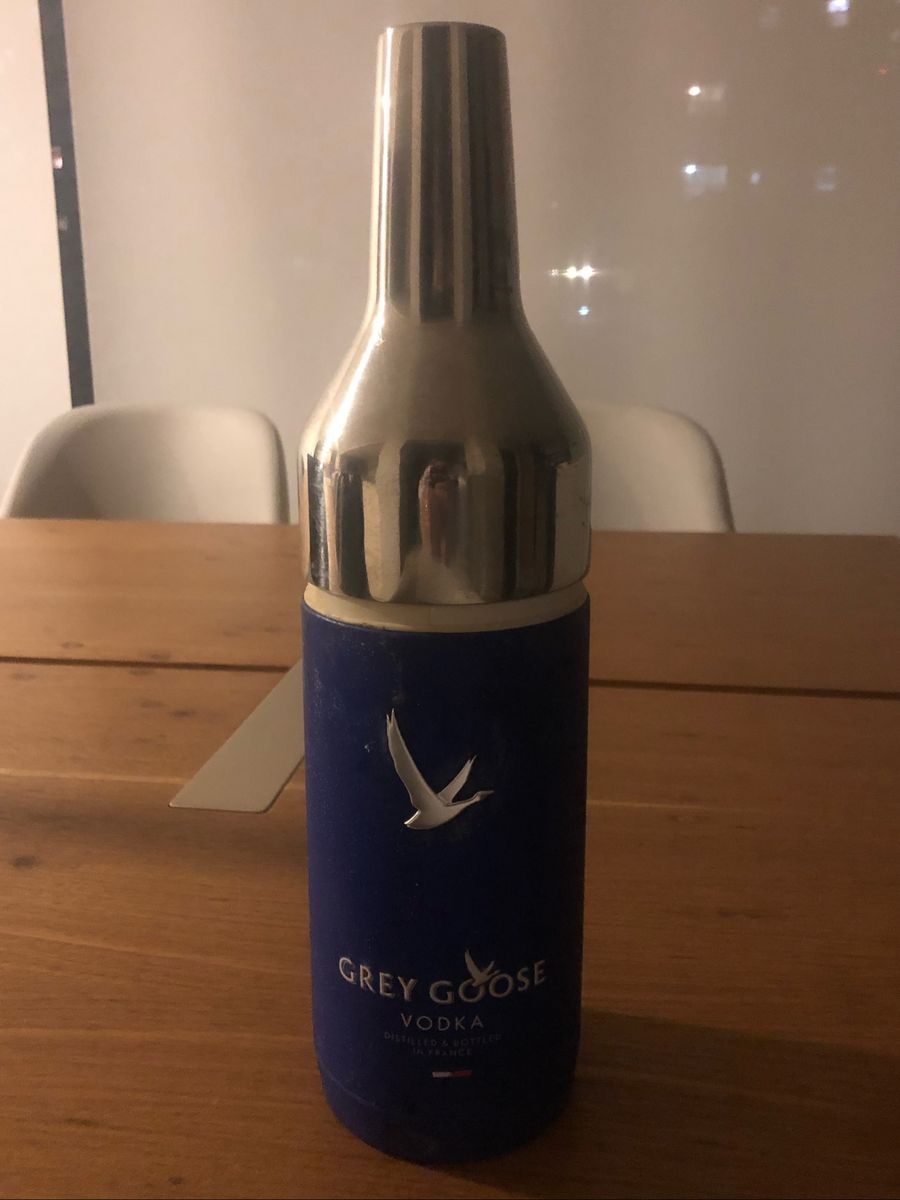 Cooler de Garrafa Grey Goose | Item de Decoração Grey Goose Usado ...