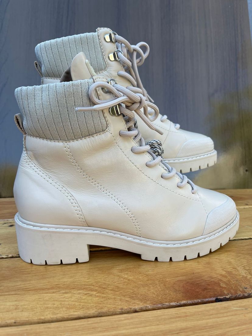 Coturno Off-white Couro Tratorado Lizza 35 Arezzo | Bota Feminina Arezzo Nunca Usado 88499606 ...