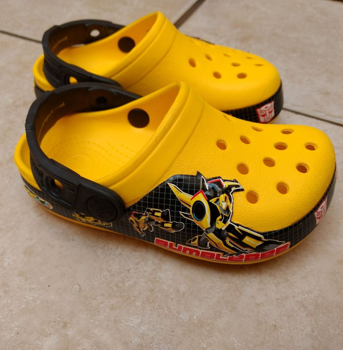 Crocs Amarelo Transformers | Calçado Infantil para Meninos Crocs Usado ...