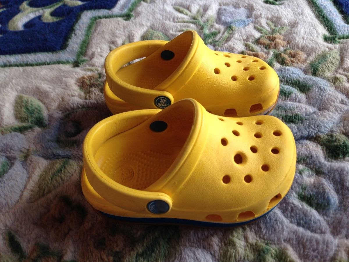 Crocs Amarelo | Calçado Infantil para Meninos Crocs Usado 16778449 | enjoei