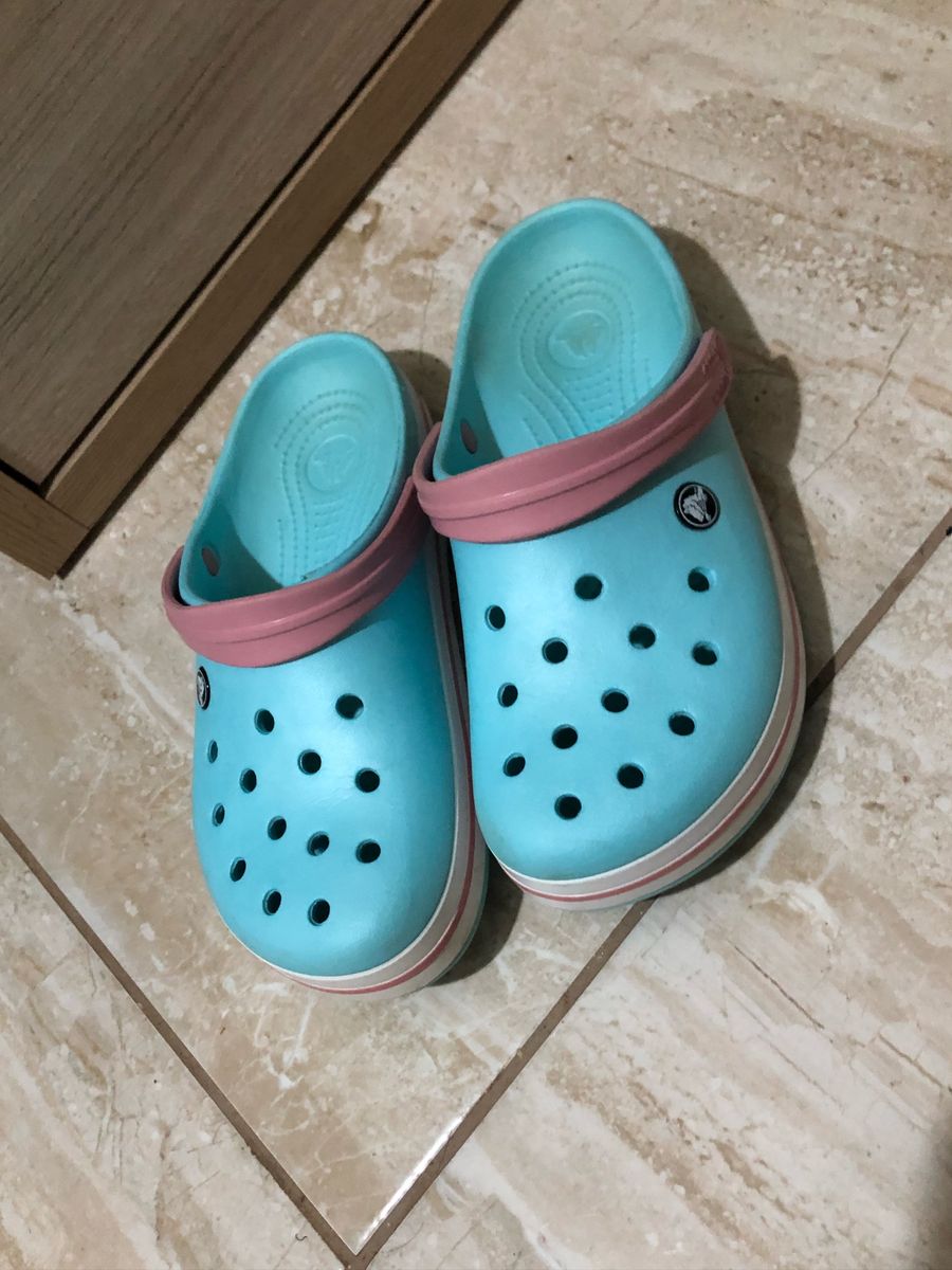 Crocs Azul Celeste e Rosa | Sandália Feminina Crocs Usado 62978855 | enjoei