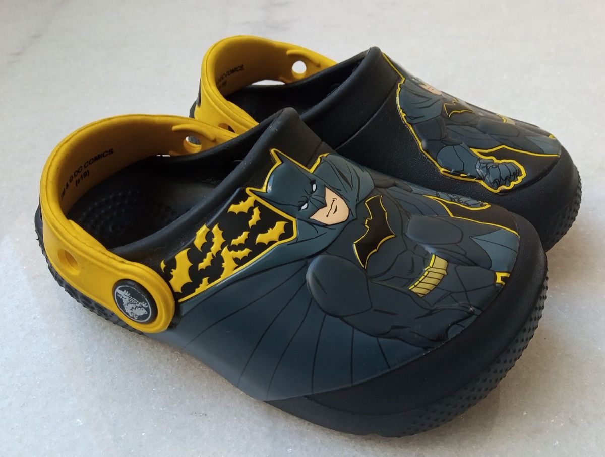 Crocs Infantil Batman | Calçado Infantil para Meninos Crocs Usado ...