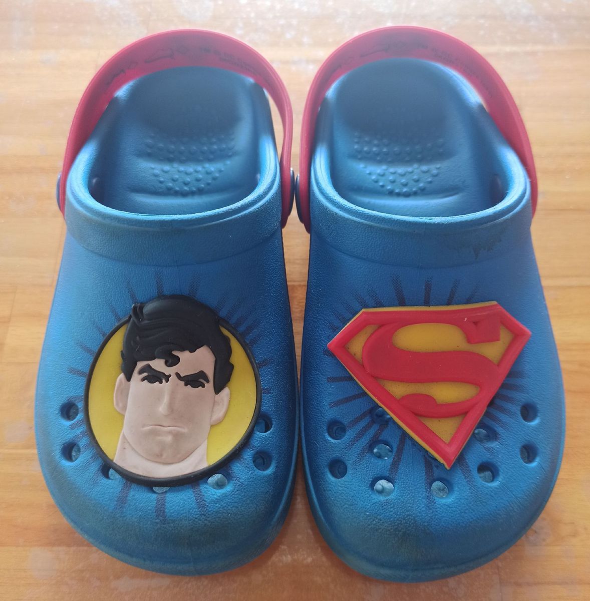 "crocs" Superman | Calçado Infantil para Meninos Grendene Usado ...