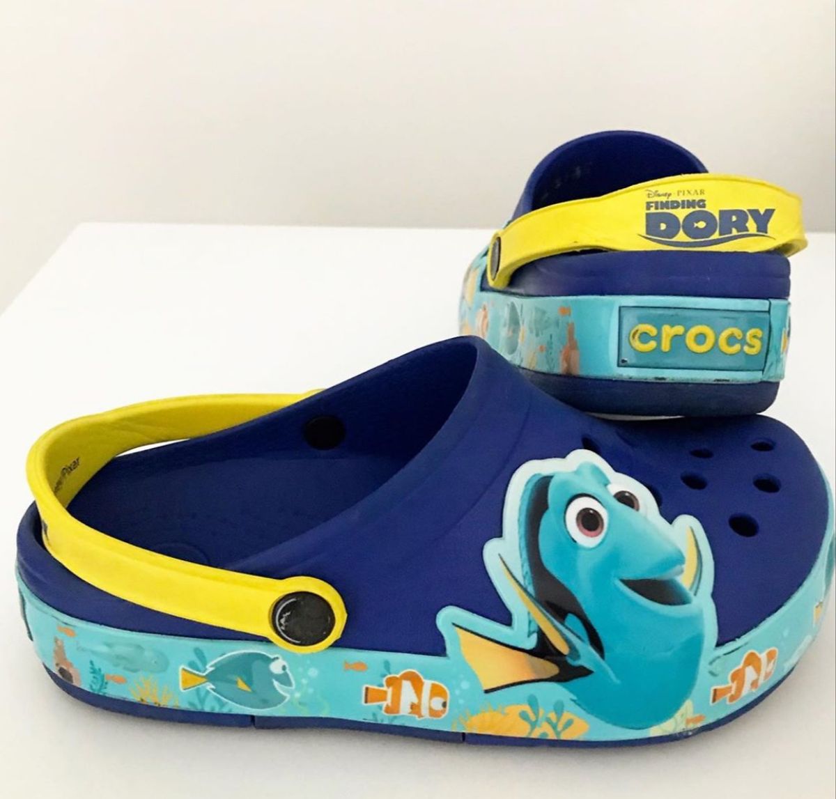 Crocs Temático Procurando Dory | Calçado Infantil para Meninas Crocs ...