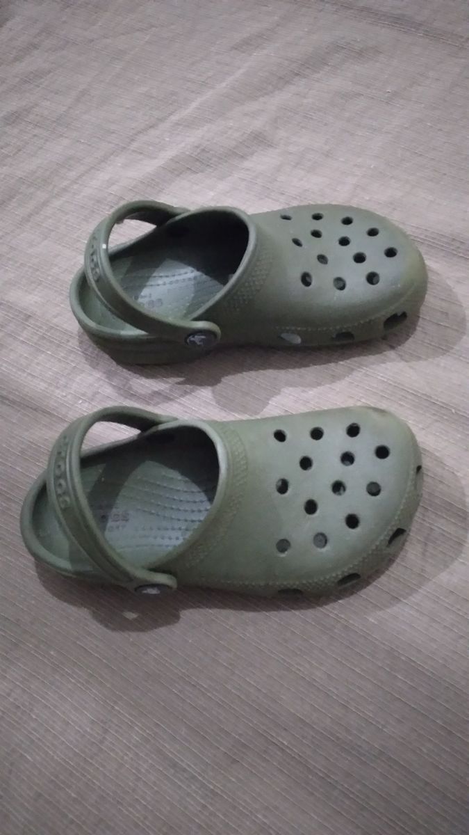 Crocs Verde Militar | Calçado Infantil para Meninos Crocs Usado ...