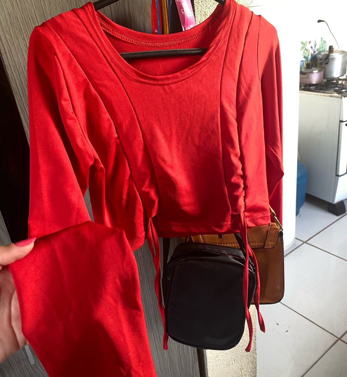 Croppet Vermelho Manga Longa Estilo Shein | Blusa Feminina Usado ...