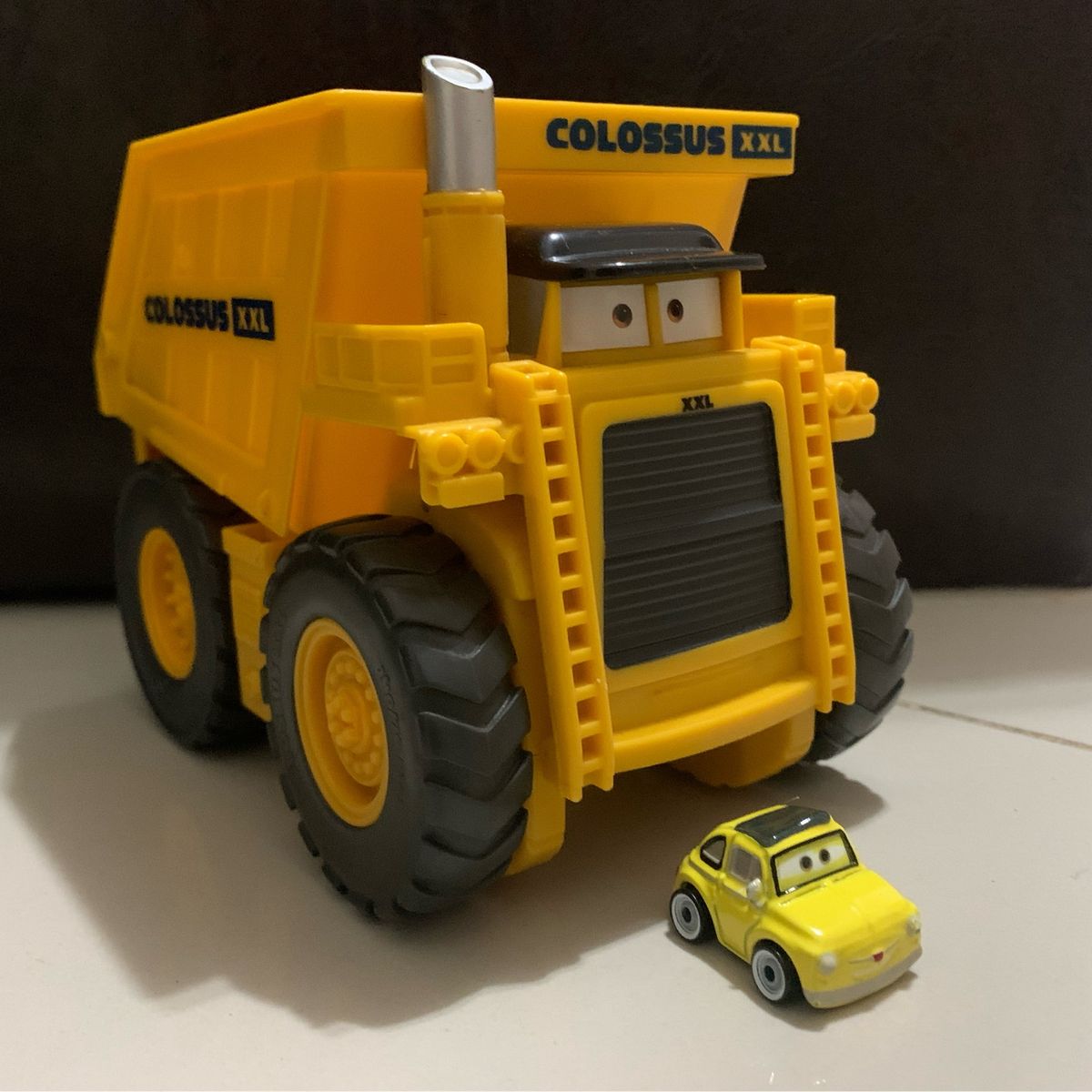 Disney Cars Colossus Xxl Mais Brinde | Brinquedo para Bebês Cars Usado ...