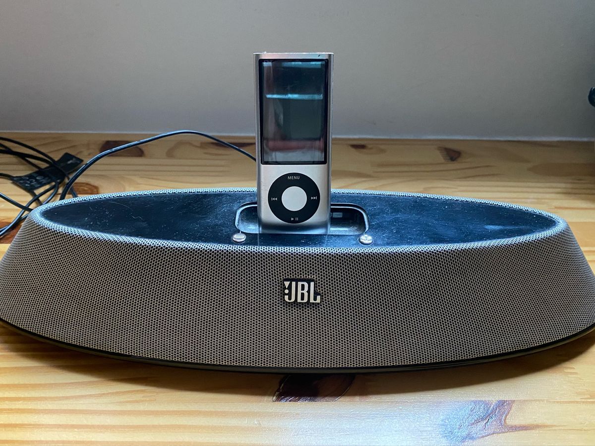 Dock Jbl On Stage 200id | Item de Música Jbl Usado 42508345 | enjoei