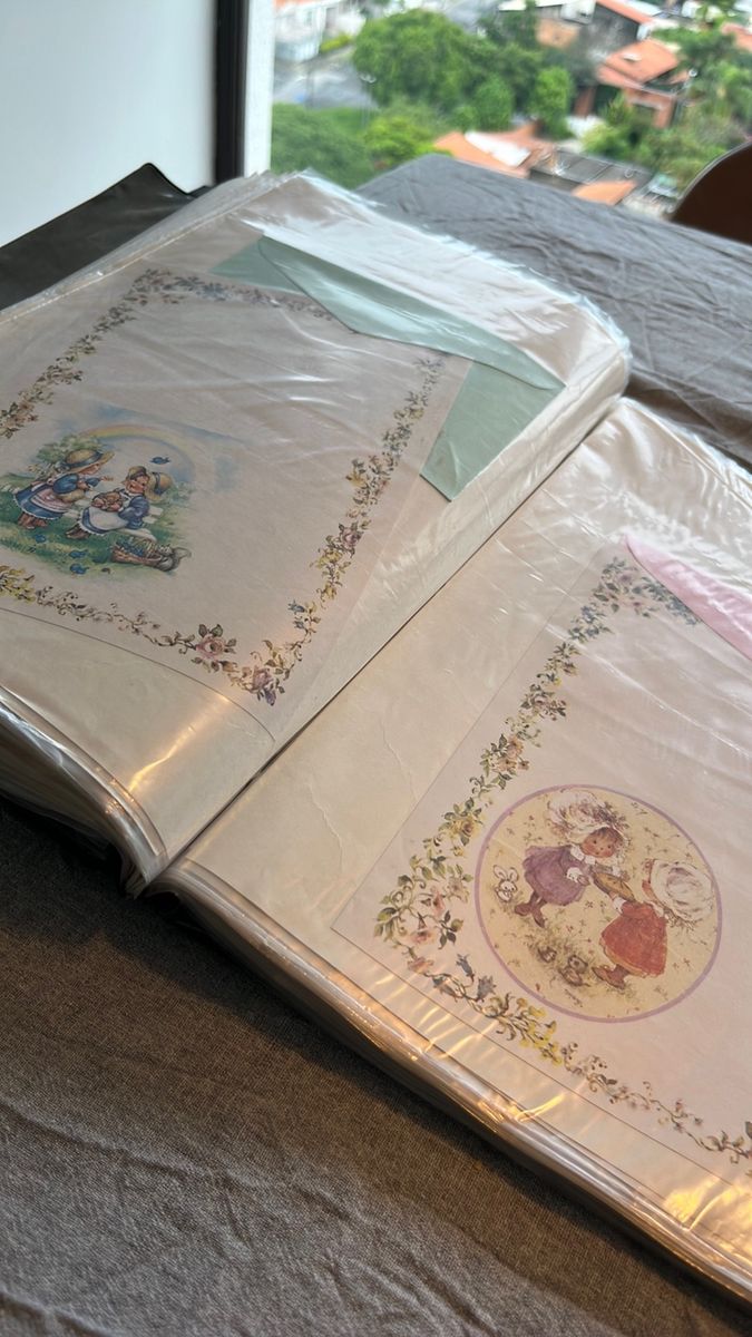 Duas Pastas de Papel de Carta Anos 80, Mais de 200 Papéis de Carta ... Duas Pastas de Papel de Carta Anos 80, Mais de 200 Papéis de Carta ...