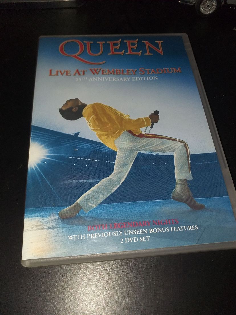 Dvd Original Queen Live At Wembley Stadium 25th Anniversary Edition - 2 ...
