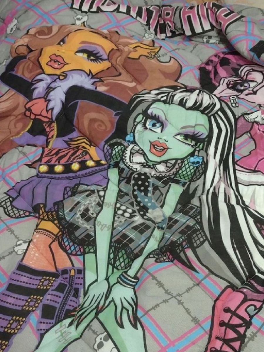 Edredom Barbie Princesa e Monster High | Item Infantil Lepper Usado ...