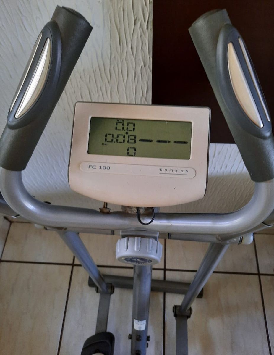 Elíptico Marca Domyos Fc 100 | Móvel p/ Casa Marca Domyos Fc 100 Usado ...