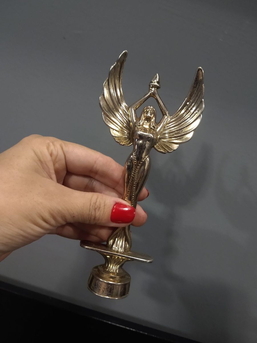 Escultura de Troféu Antigo em Latão | Móvel de Antiquário Usado ...