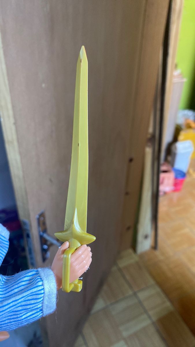 Espada Ken Filme | Brinquedo Barbie Usado 113180311 | enjoei