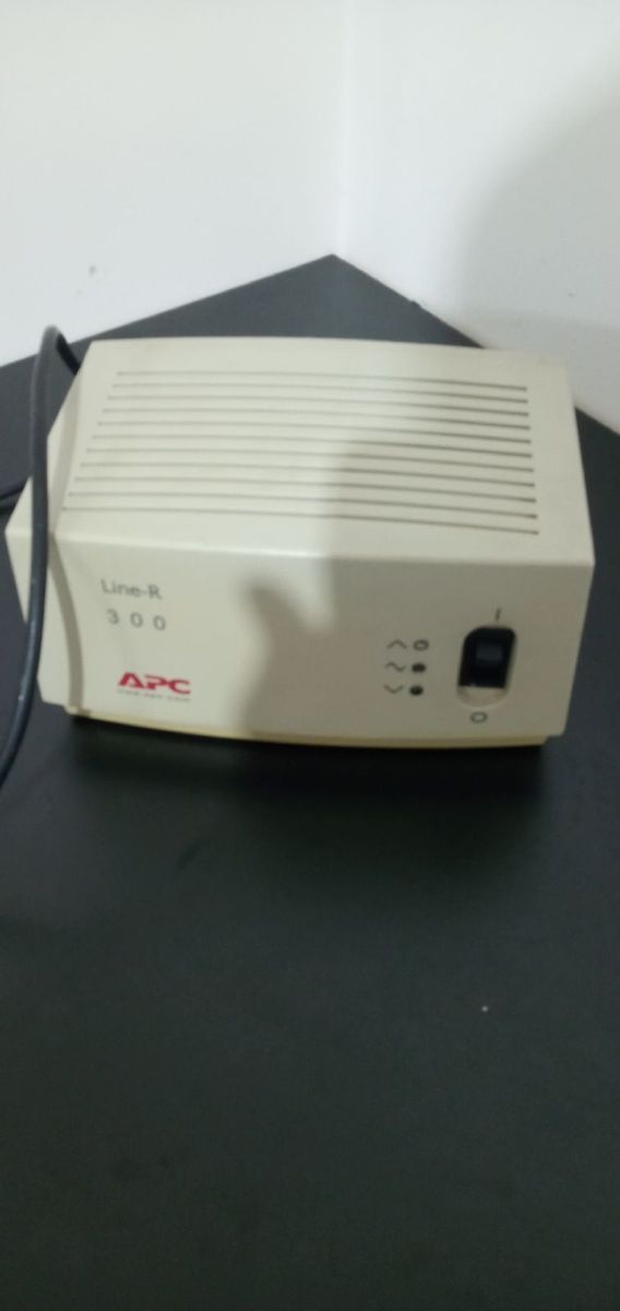 Estabilizador Apc Line R Modelo 300/ Potencia 300 Va Bivolt ( Usado ...