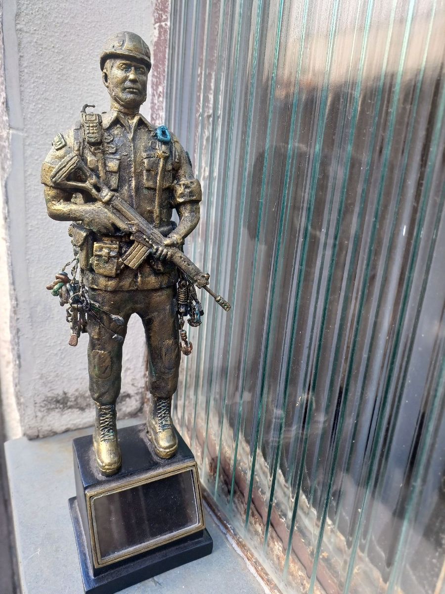Troféu Soldado Montana | Cacareco Artesanal Usado 104630951 | enjoei