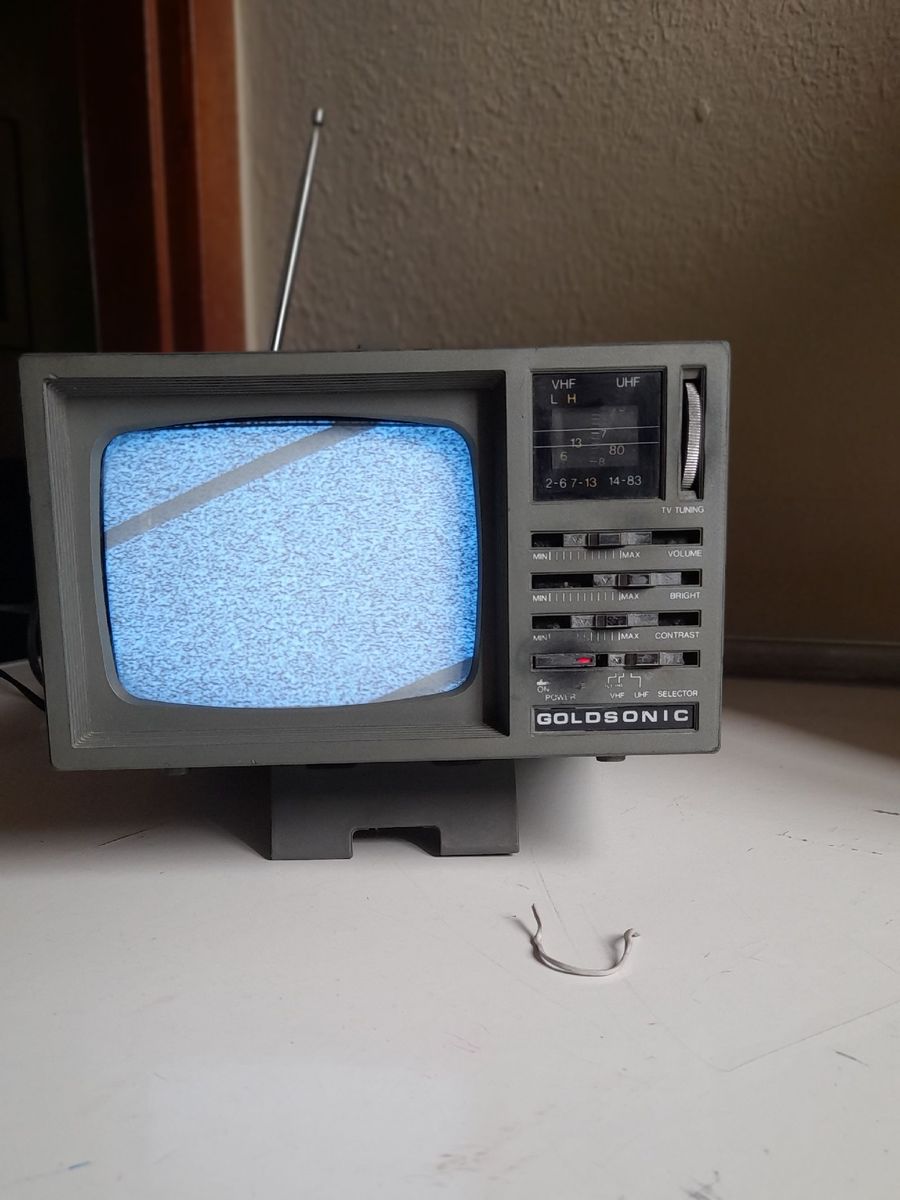 Estou Vendendo Uma Antiga Mini Tv " Goldsonic " | Produto Vintage e ...