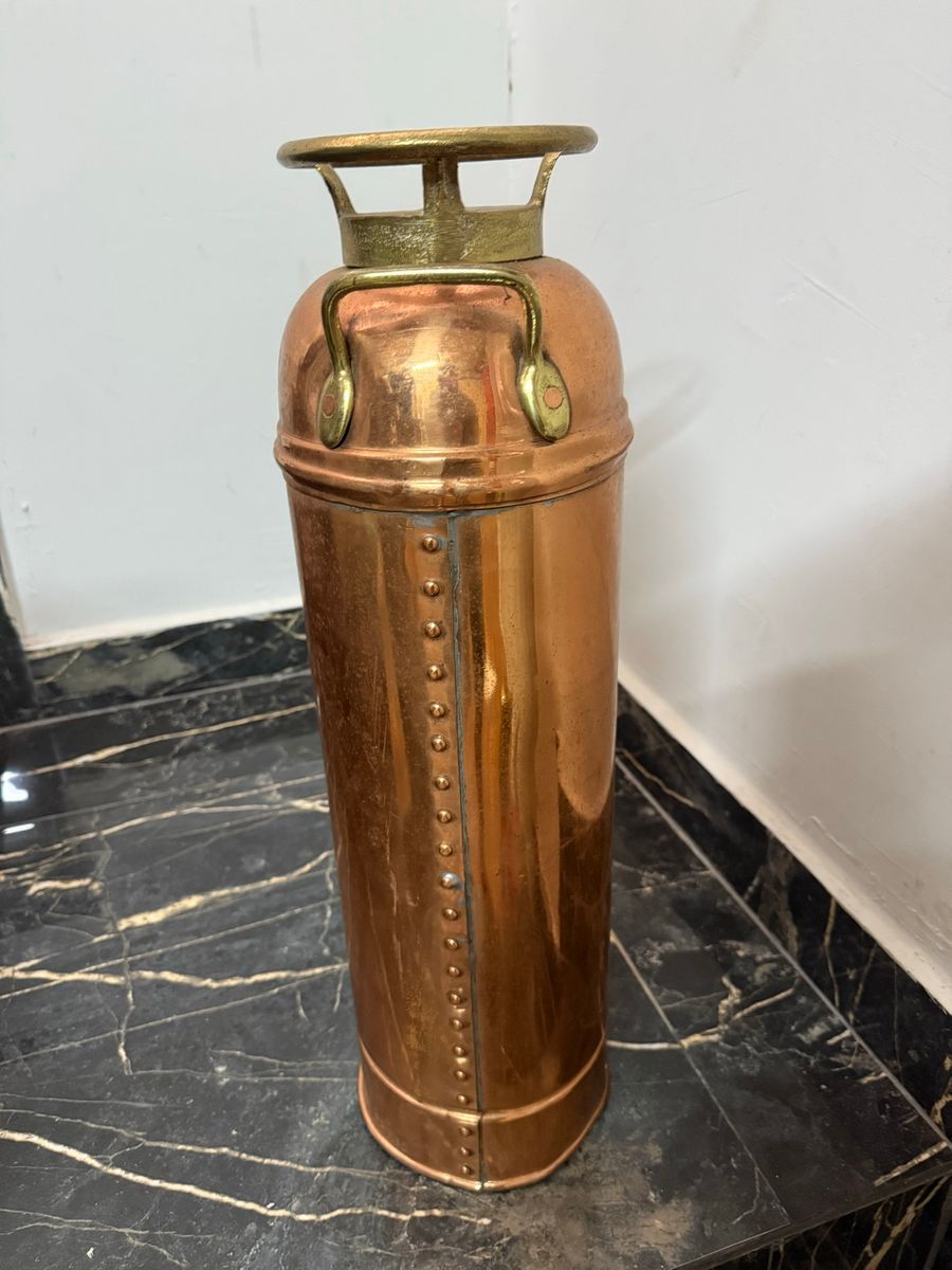 Extintor Antigo em Cobre e Metal | Cacareco Usado 115892561 | enjoei