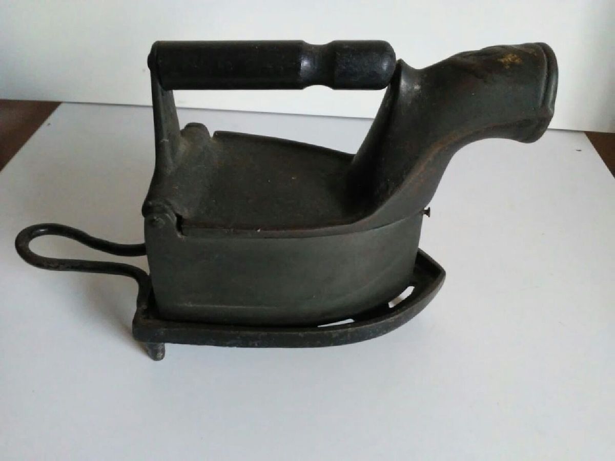 Ferro a Brasa | Móvel de Antiquário Usado 46126959 | enjoei
