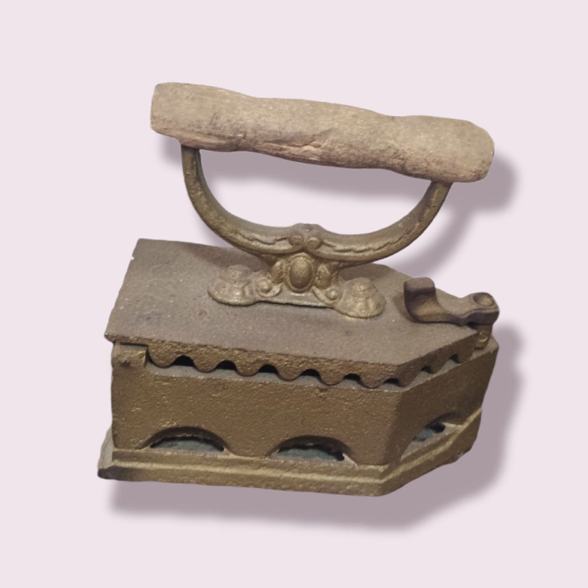 Ferro de Passar Antigo | Produto Vintage e Retro Usado 72270882 | enjoei