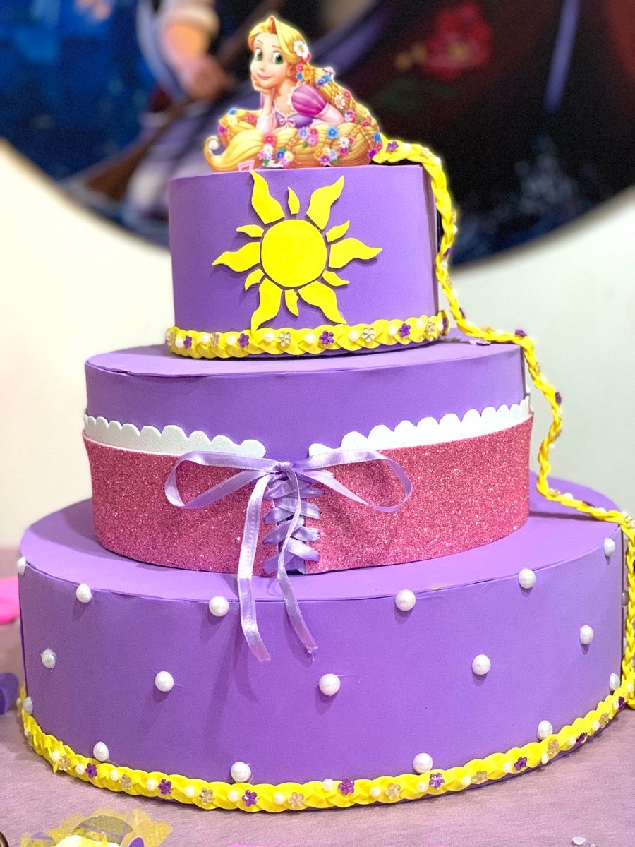 Festa Rapunzel - Bolo Fake, Painel e 10 Totens | Item de Decoração ...