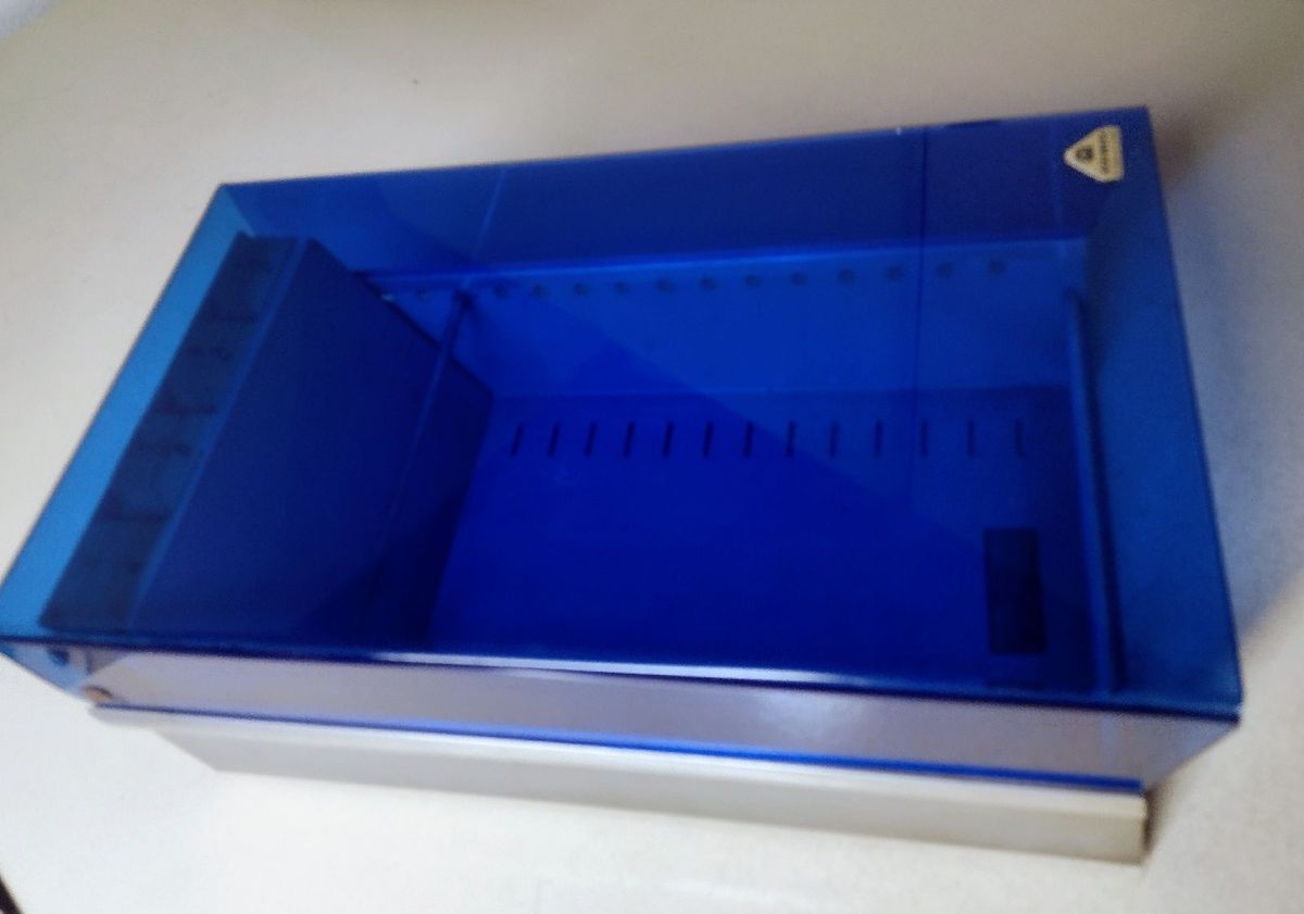 Fichário de Mesa com Tampa em Acrílico Azul | Produto Vintage e Retro ...