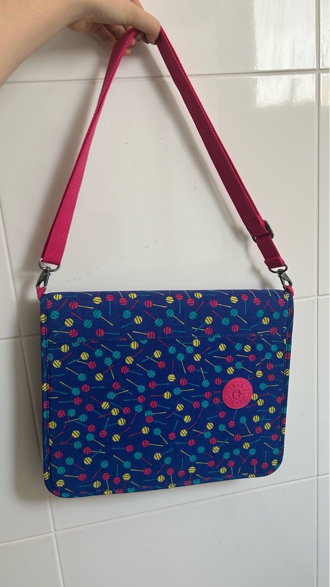 Fichário Pasta Bolsa Escolar Kipling Estampa Colorida | Clutch Feminina ...