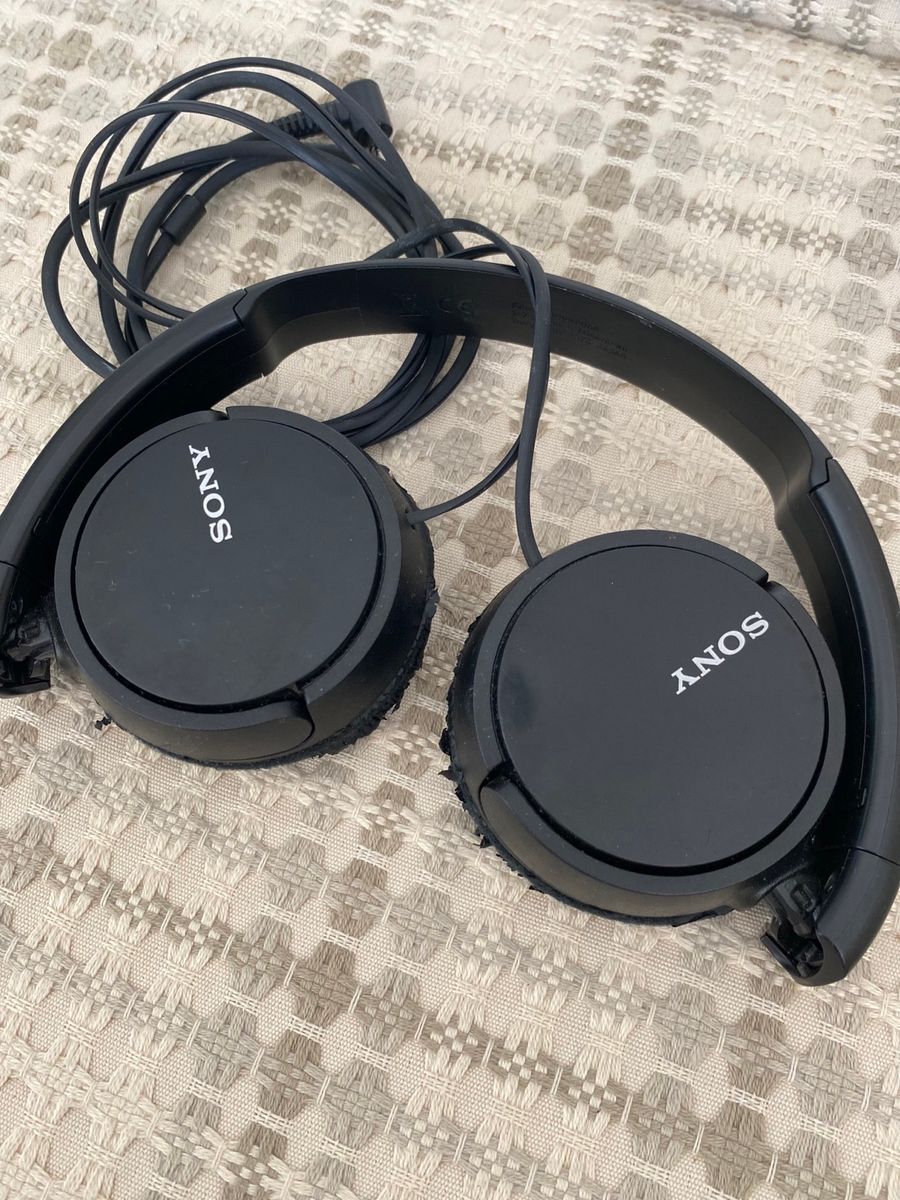 Fone Dobrável com Fio Sony | Item de Música Sony Usado 83309982 | enjoei