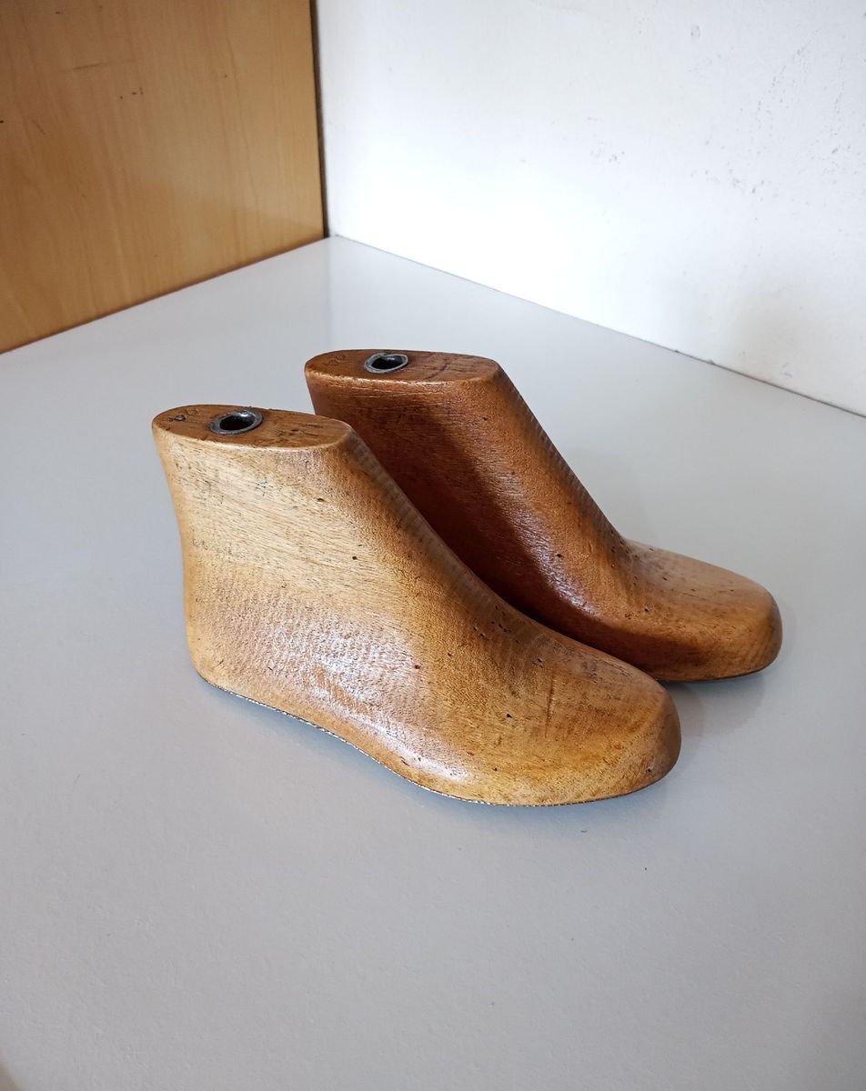 Par de Forma de Calçado Infantil em Madeira 24 | Item de Decoração ...