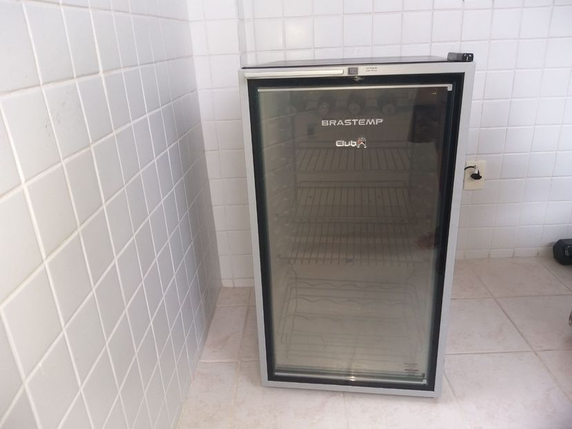 Frigobar Brastemp Club Inox com Porta de Vidro 120 Litros ...