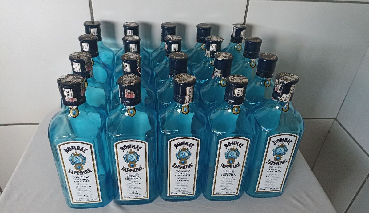 Garafa Vazia 750ml Gin Bombay Vazia | Cacareco Bombay Usado 72653322 ...