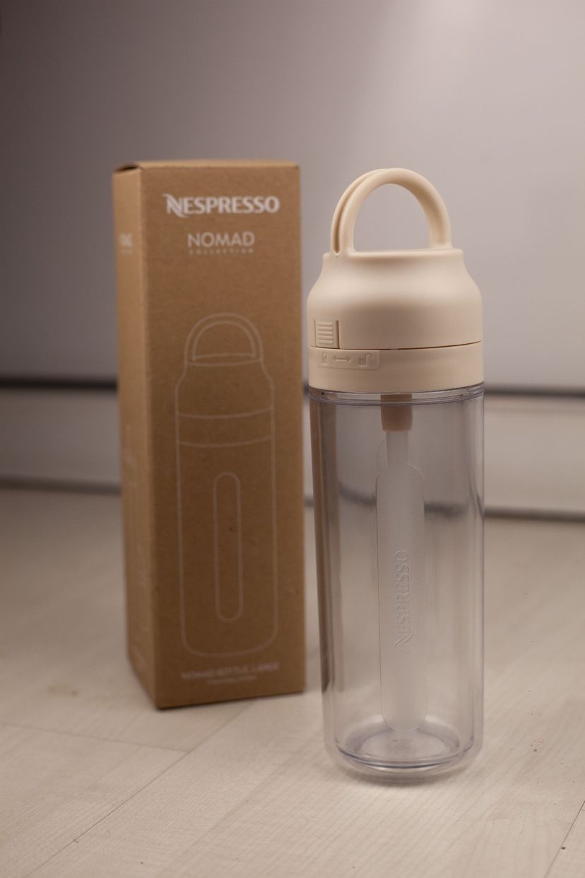 Garrafa Nomad Nespresso | Móvel de Cozinha Nespresso Nunca Usado ...