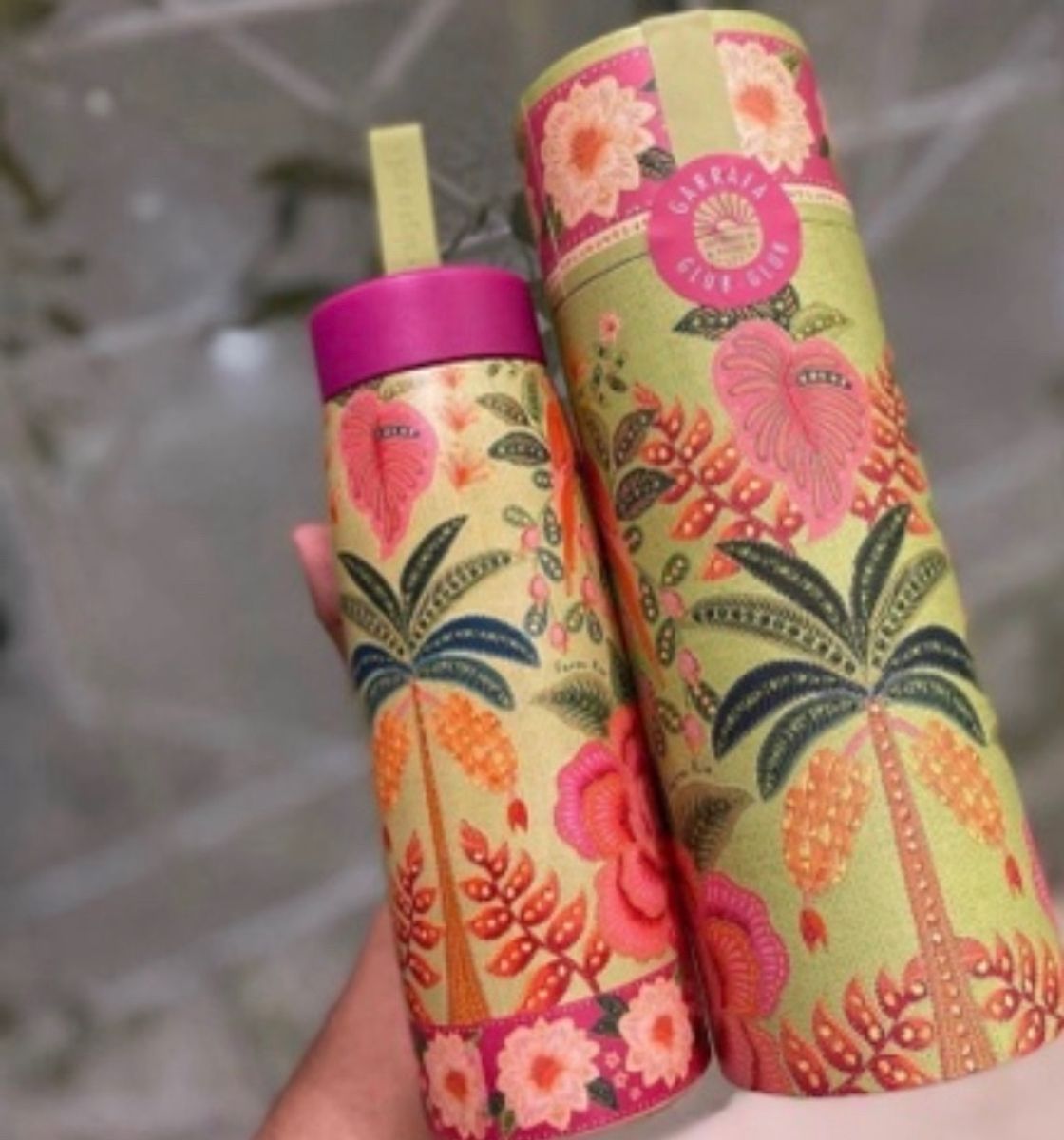 Garrafa Térmica Farm Garrafinha Alça Silicone Floral Verde Maravilhosa ...