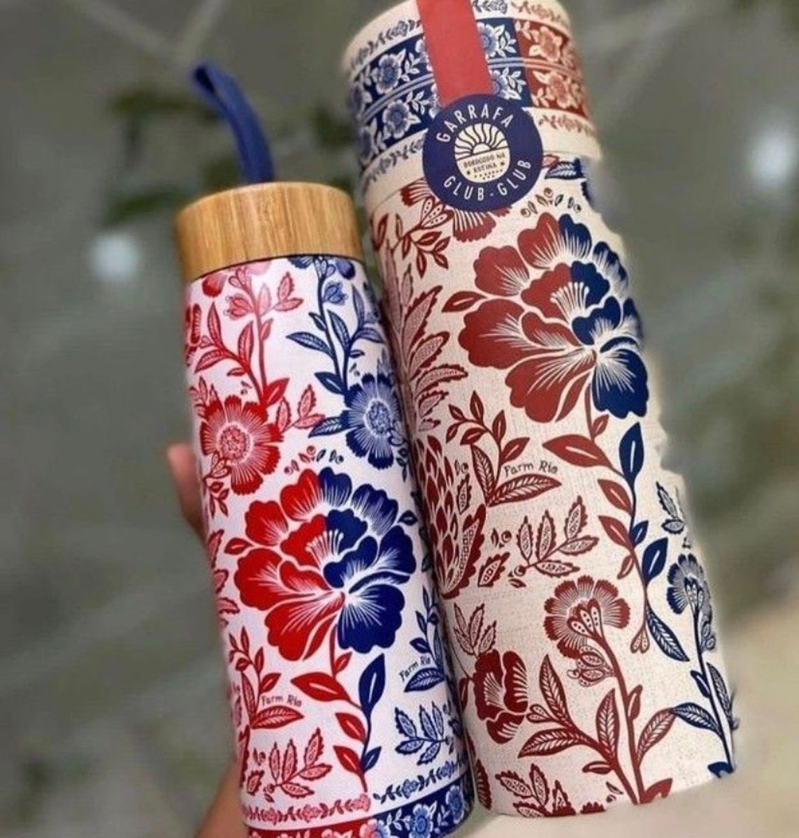 Garrafa Térmica Farm Garrafinha Glub Glub Floral Branca Azul e Vermelha ...