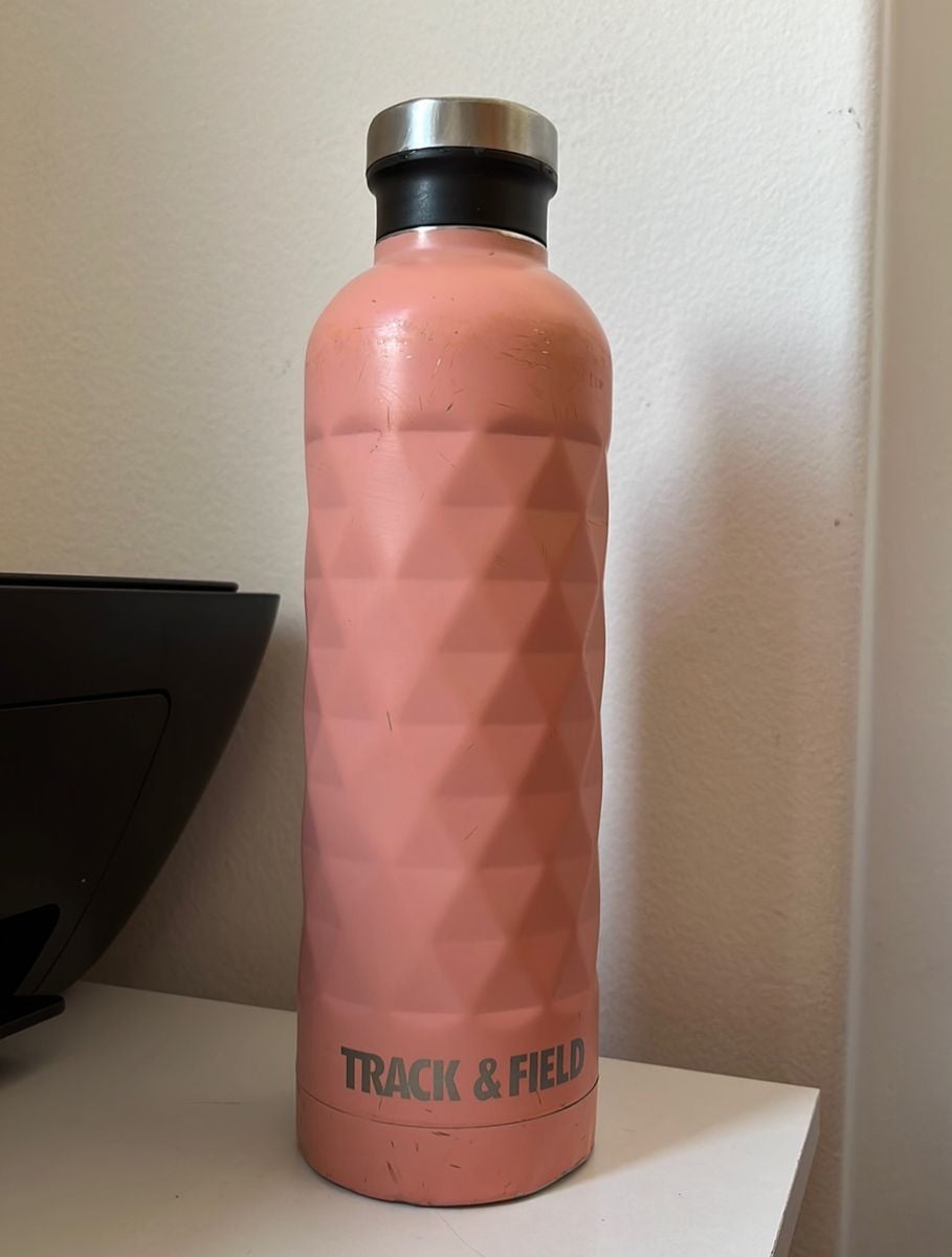 Garrafa Térmica Rosa | Móvel de Cozinha Track E Field Usado 76852392 ...